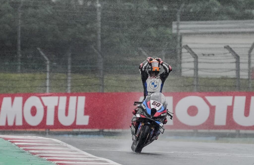 SBK Round Magny Cours gara 1, vince van der Mark sotto la pioggia ...